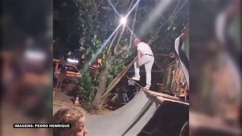 Textor Radical Dono Do Botafogo Mostra Habilidade Em Cima De Skate Ao