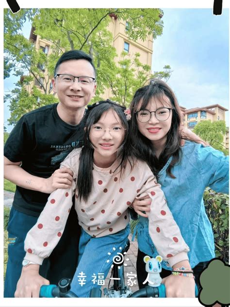至诚 家校携手为孩子的成长之路点亮一盏明灯奉城第二中学第三届至诚好家长六2班邱子涵家长 经验 教育 给予