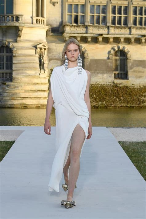 华伦天奴 Valentino 202324秋冬高级定制秀 Couture Fall 2023 天天时装 口袋里的时尚指南