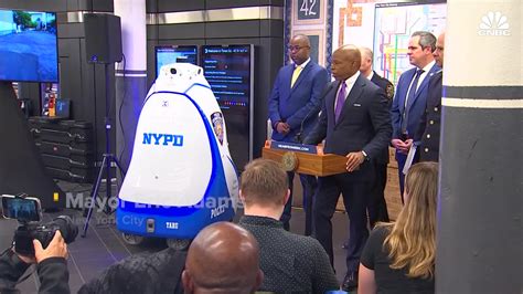 The Nypd Just Unveiled A New Crime Fighting Robot To Patrol Subways