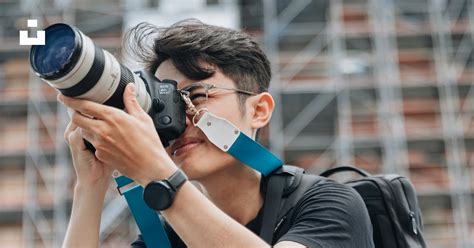 카메라로 사진을 찍는 남자 사진 Unsplash의 무료 사진술 이미지