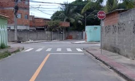 Mulher é agredida sapato de salto ao ser acusada de traição