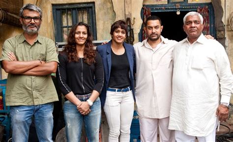 The Life Story Of Real Mahavir Singh Phogat And His Brave Daughters