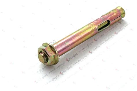 Анкерный болт с гайкой М8/10*77. Распорный анкер болт с гайкой 10х77.