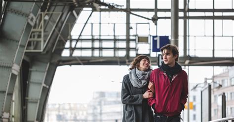 9 First Date Questions Thatll Keep You And Your Date Talking All Night