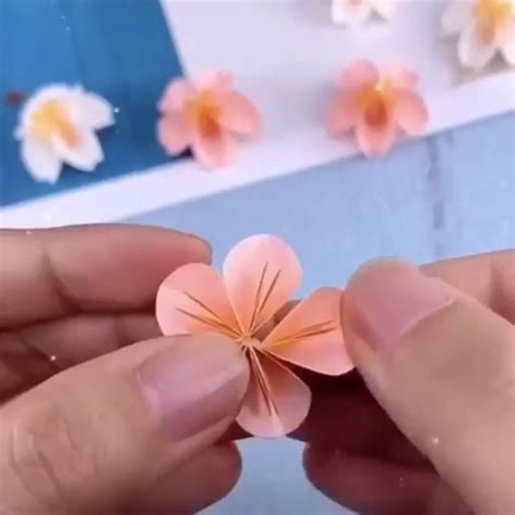 کاردستیکاردستی گلکاردستی گل با مقوا