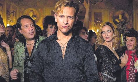 Chi è Alessandro Borghi Il Protagonista Della Serie Supersex E