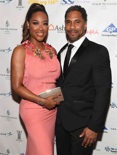 Kenya Moore Gets Birthday Flowers From Daughter And Estranged Husband