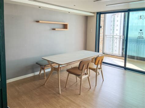 부산 화명동 한일유앤아이 배송 로빈 테이블내추럴 애쉬 거실에 식탁배치 거실창가에 식탁배치 세라믹식탁 거실에 배치