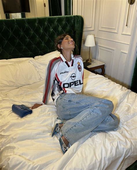 Pin By Adrianrogz On Inspo © Football Outfits Jersey Fashion