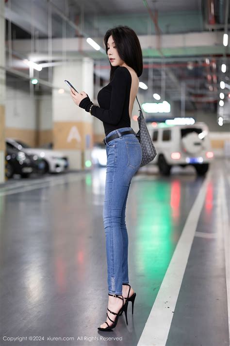 XiuRen秀人网 No 8385 徐莉芝Booty 黑丝美腿 微图坊