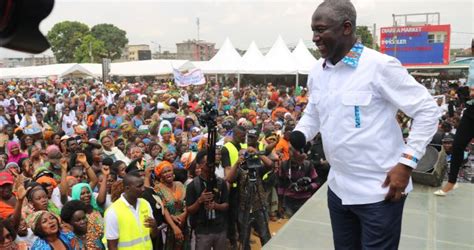 Adama Bictogo aux populations Le Président ma confié une mission pour Yopougon