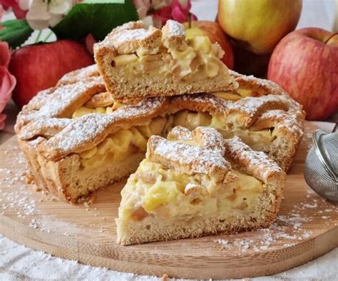 CROSTATA MERAVIGLIA DELLA NONNA CON CREMA PASTICCERA E MELE Dolce