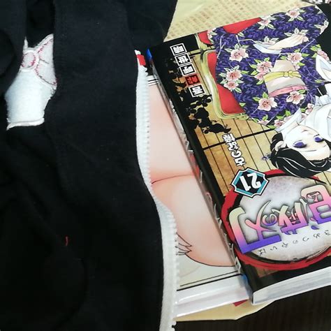 おのだひまじん2日目東オ13a On Twitter 机の上にエロい本あるかと思ったらおしりたんていだった