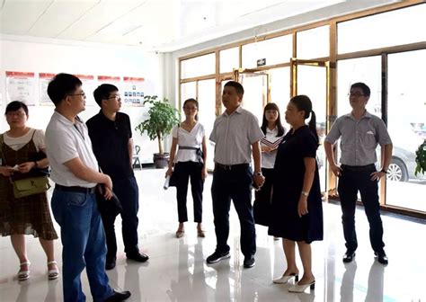 省委党校伍小涛一行到大龙调研易地扶贫搬迁工作