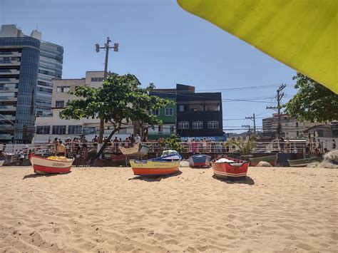 A Gazeta Homem é atingido por bala perdida no calçadão da Praia de Itapuã