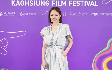 尹馨「乳汁塗胸口」哺育嬰兒 爆深夜會導演曝真相：快不能生了 Ettoday星光雲 Ettoday新聞雲