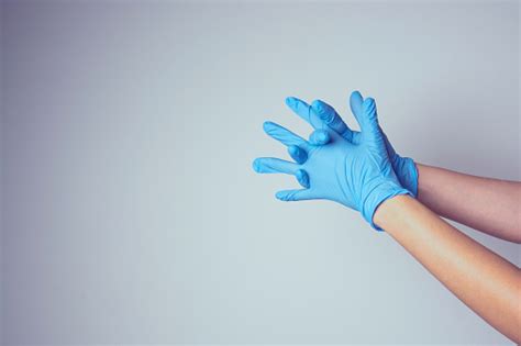간호사 또는 의료 라텍스 장갑 절연에 미용사 공간에 복사 합니다 간호사에 대한 스톡 사진 및 기타 이미지 간호사 건강 진단