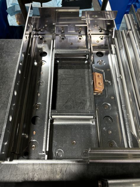 精密板金上段ケース製品事例精密筐体フレームファクトリー