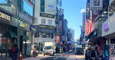 텅 빈 매장…적자라서 나가주세요 인건비부터 줄였다[르포]