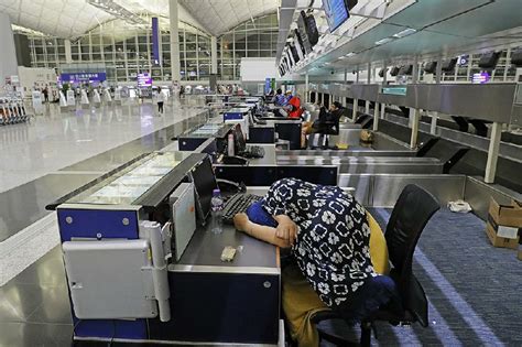 Hong Kong Protest Hits Airport The Arkansas Democrat Gazette