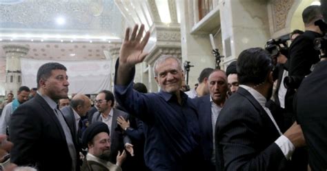 서방과 화해·여성 억압 완화 내건 페제시키안 급진 개혁 안 할 듯