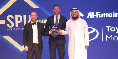 Juve Academy Successo In Medio Oriente Barzagli Ritira Il Premio