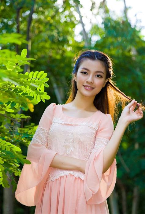 舉止優雅、五官秀氣、身材修長的鄰家熟女！ 每日頭條