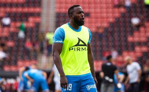 Jozy Altidore Responde Tras Su Reacción Al Tomar Bebida Hidratante