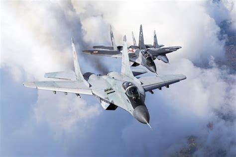 Polskie MiG i 29 dla Ukrainy Zełenski samoloty za gwarancje NATO