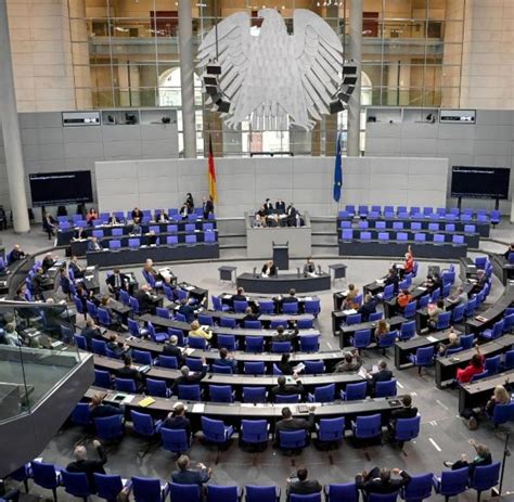 Debatte über Corona Maßnahmen und Mitsprache des Bundestags WELT