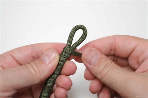 Diy Single Strand Knot And Loop Paracord Bracelet Step By Step