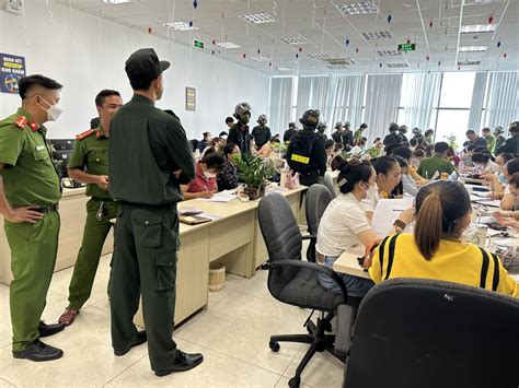 Tạm giữ đối tượng mua bán trái phép dữ liệu cá nhân của người