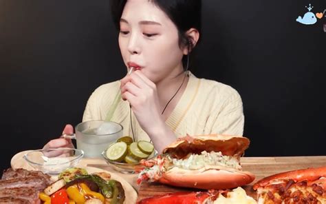 只有吃和咽BOKI 芝士龙虾钳 牛排 咀嚼加速超满足 微甜的鱼 微甜的鱼 哔哩哔哩视频