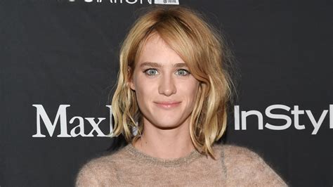 Mackenzie Davis In Tully Charlize Teron To Co Star In Reitman Movie