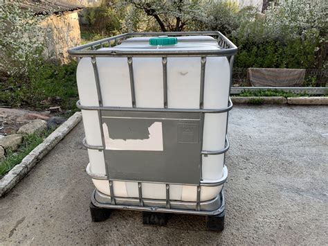 euro cub 1000 litri pe palet de plastic