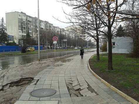 Тротоар в столичен квартал 3 - Nova.bg