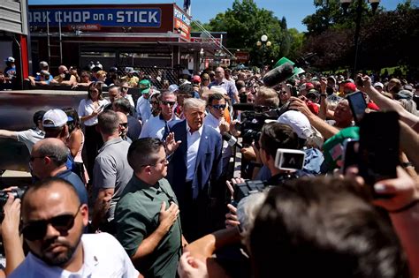 Trump Keeps Dominant Lead Over 2024 Gop Candidates Iowa Poll Finds