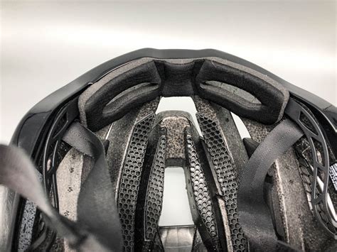 実物比較KASK ELEMENTOとPROTONEの進化ポイントとは重量外観内装サイズ感を比べる 軽々と遠くへ