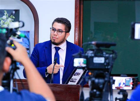 Diputado García No tengo pasaporte diplomático