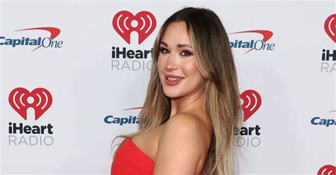 Bachelorettes Rachel Recchia Considers Breast Reduction Surgery Us