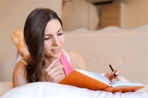 Premium Photo Close Up Soft Image Pretty Young Woman Sitting On Her