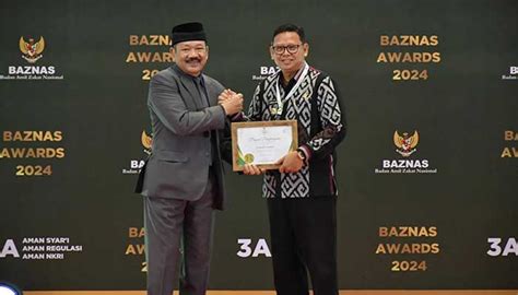 Pj Wali Kota Sukabumi Terima Penghargaan Baznas Award 2024 Radar Sukabumi