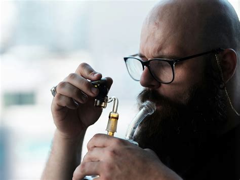 Dabbing 101 What Is It How To Do It And Everything You Should Know