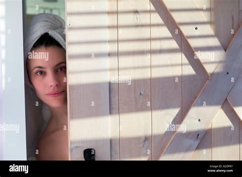 Douche Femme Banque De Photographies Et Dimages à Haute Résolution Alamy
