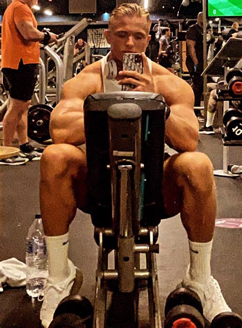 Sixam On Twitter Rt Jamiegammonof Who Wants Me To Wrap My Legs