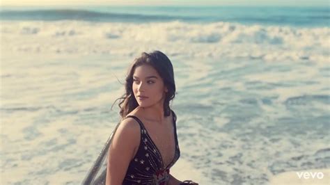 Hailee Steinfeld Hot Stills From Capital Letters Song