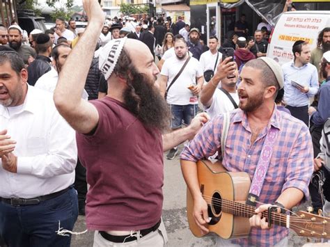 Даже путин лишь часть бренного мира как хасиды празднуют Рош ха Шана в Умани НАновости