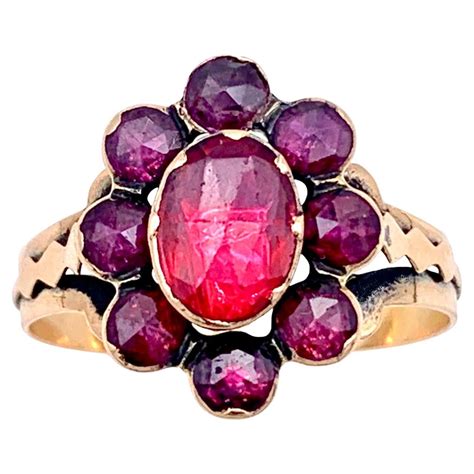 Antique French Early Nineteenth Century 18 Karat Gold Ring Garnets Of