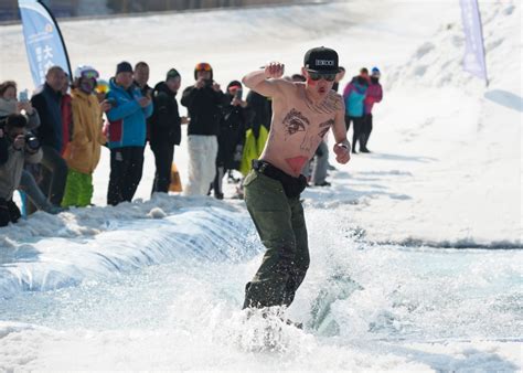 Take A Peek At Chinas ‘naked Skiing Carnival New York Post